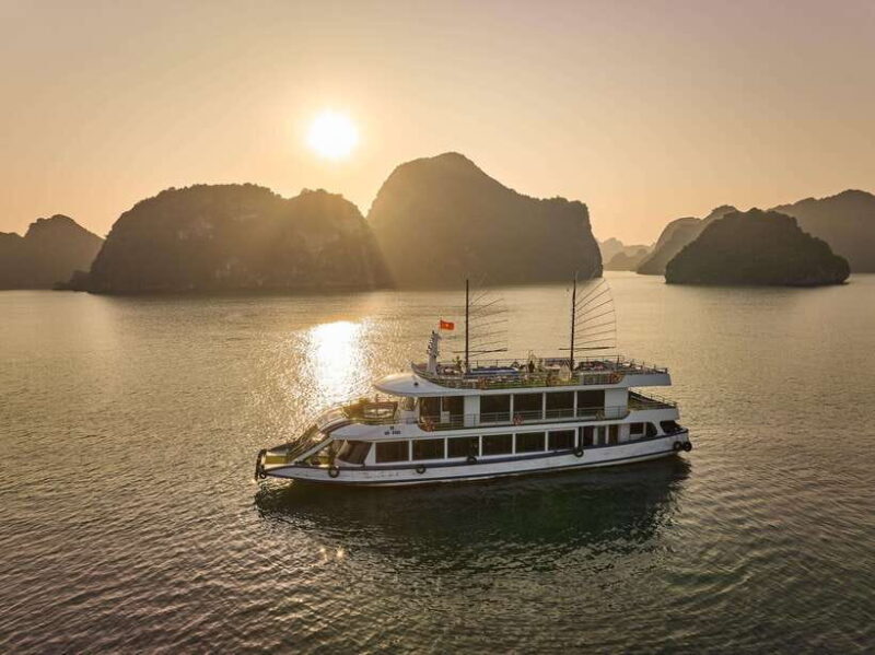 Ha Long & Bai Tu Long bay cruise wt Kayakking & buffet lunch - An Introduction to the Tour Experience