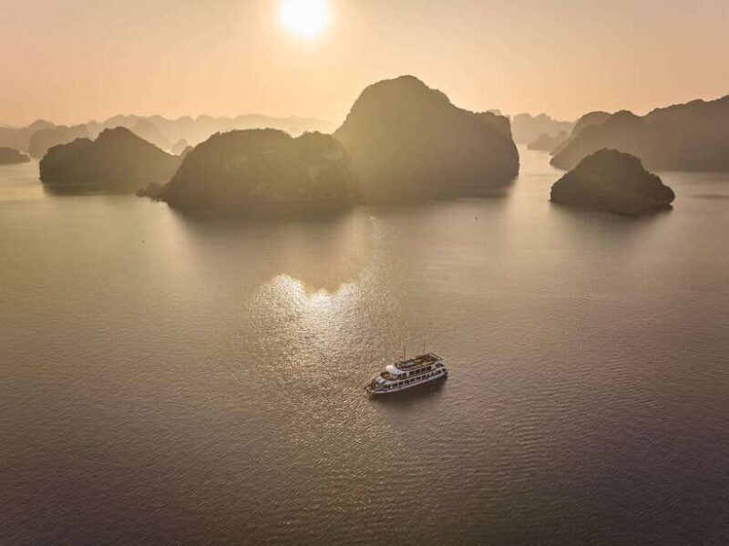 Ha Long & Bai Tu Long bay cruise wt Kayakking & buffet lunch - Who Should Consider This Tour?