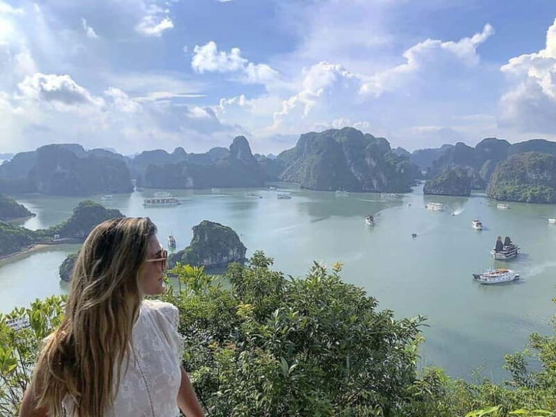 Ha Long Bay Cruise 3D2N with Balcony Cabin, Caves & Island - Key Points