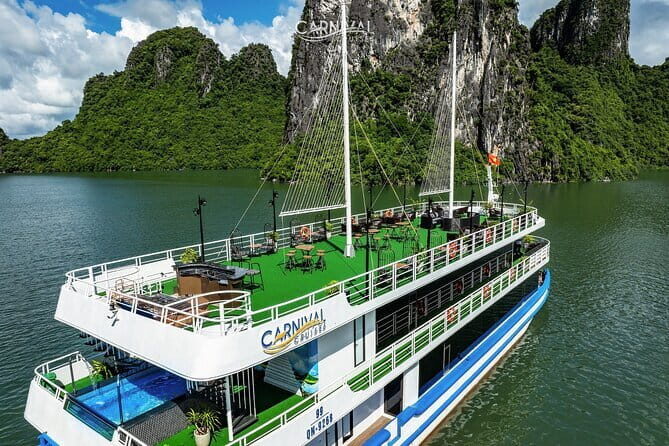 Ha Long Bay Day Tour with Lunch, Kayak, Cave explore - The Experience for Different Travelers