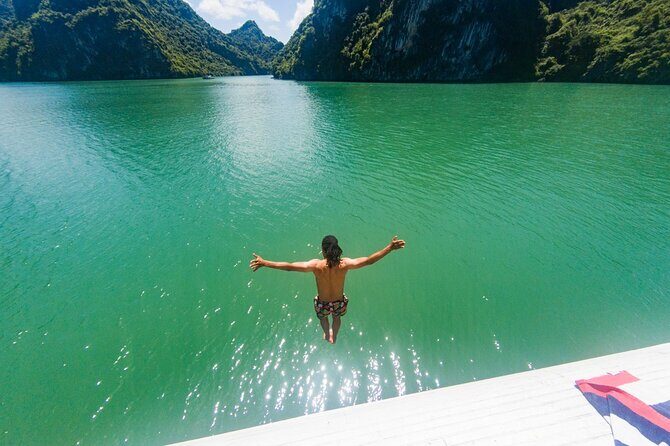 Ha Long bay Deluxe 1 day trip - A Well-Organized Introduction to Ha Long Bay