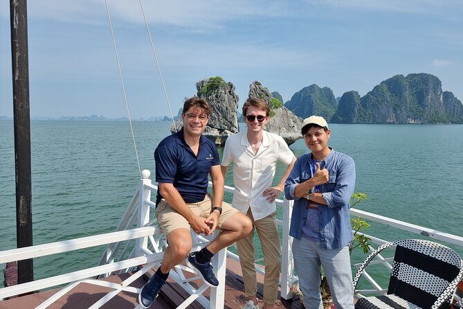 Ha Long Bay Deluxe Trip: 4 Hours Cruise, Cave Discovery and Lunch - Key Points