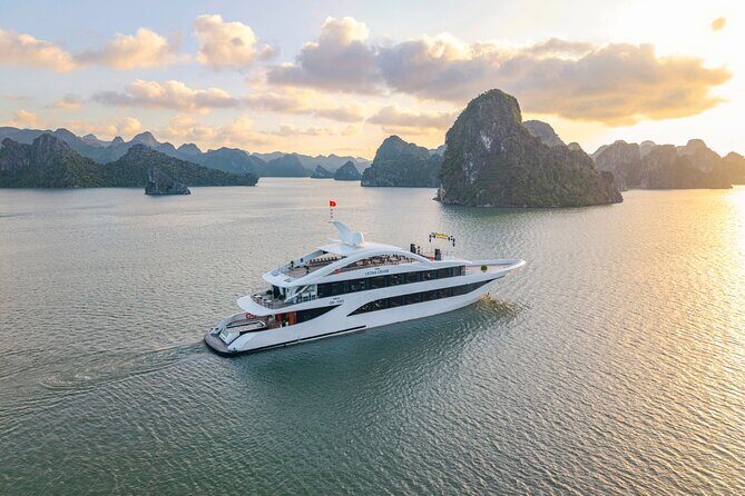 Ha Long Bay Full Day Luxury Cruise on Leona 5 Star with Jacuzzi - Key Points