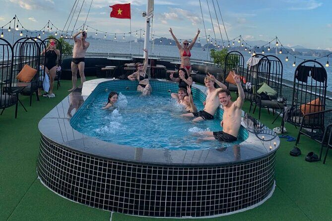 Ha Long Bay Luxury Cruise with Lunch - Key Points