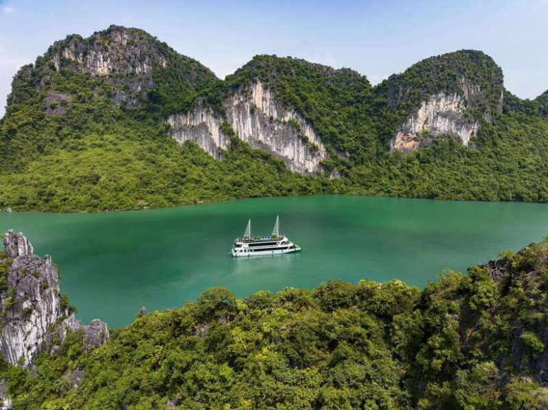 Ha Long Bay Luxury Full Day Cruise| Buffet & All Included - An In-Depth Look at the Tour Experience