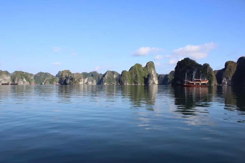 Ha Noi/Cat Ba: Lan Ha bay-Viet Hai village Cycling, Kayaking - Key Points