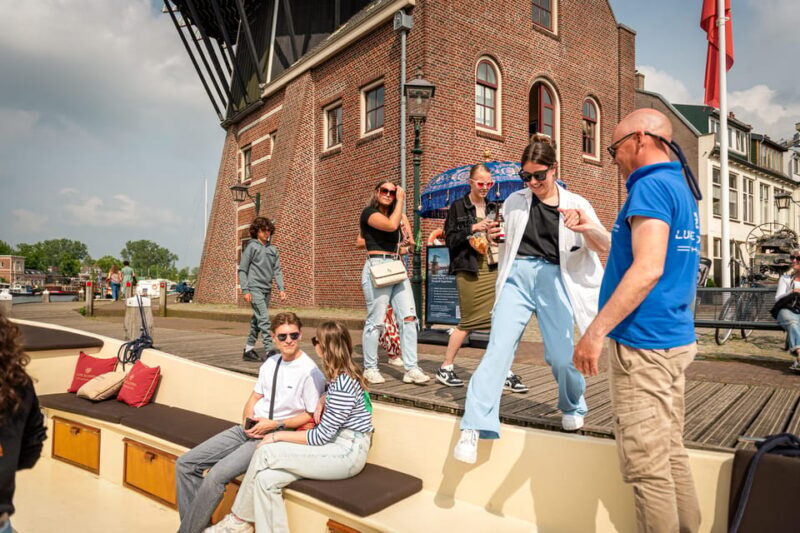 Haarlem: Guided Highlights Canal Cruise on Open Boat - Starting Point and First Impressions