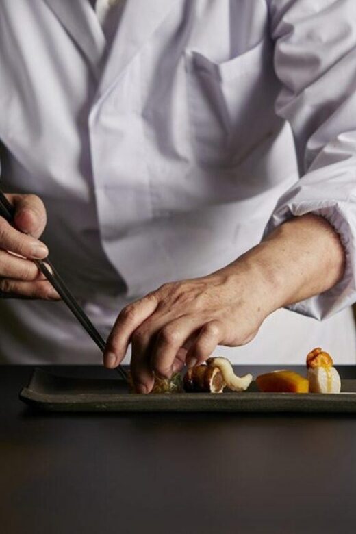 Hakone: Kaiseki Cuisine and Geisha Play in a 260y.o. resto - The Charm of Hakone and the Historic Venue