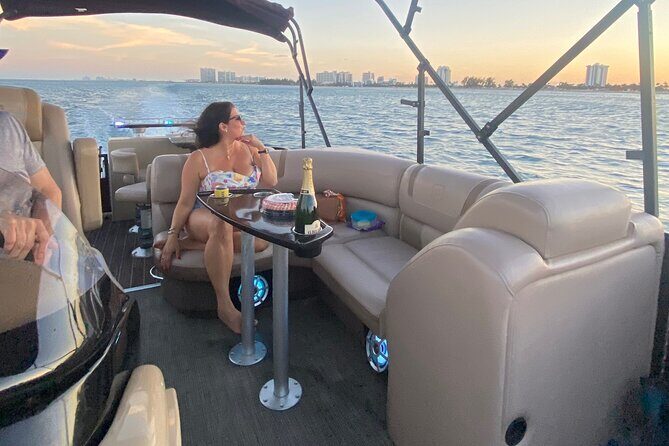 Half-Day Aqua Patio Rental in Fort Lauderdale 7 to 11 people - Authentic Traveler Experiences