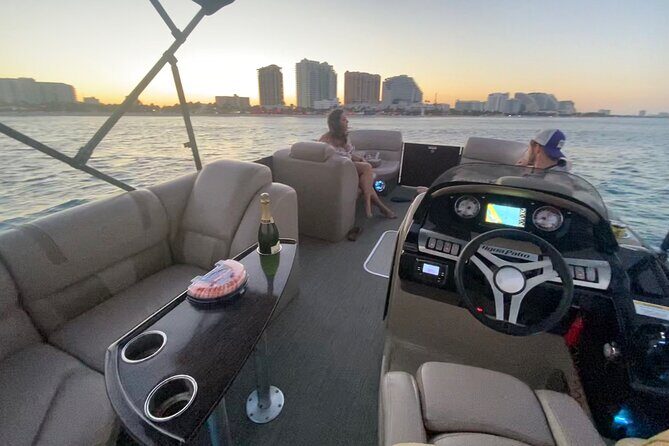 Half-Day Aqua Patio Rental in Fort Lauderdale 7 to 11 people - The Ideal Audience for this Experience