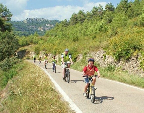Half-Day Bike Tour from Salou - The Location and Transportation