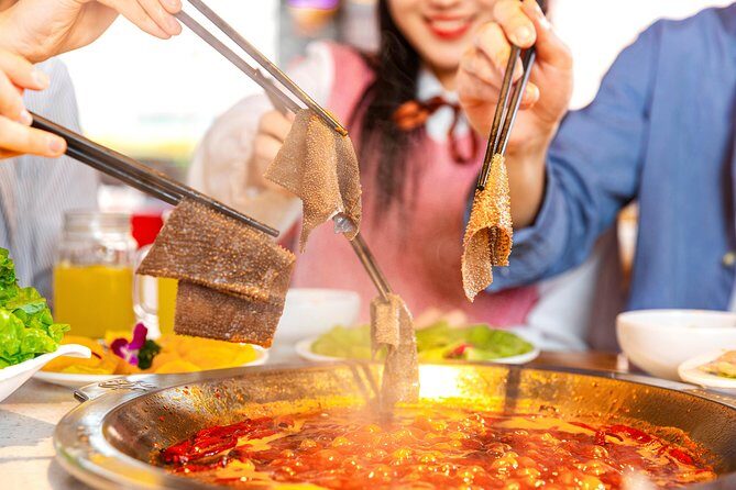 Half-Day Chengdu Back Alley Foodie Tour - Dining in a Local’s Home: The Heart of the Experience