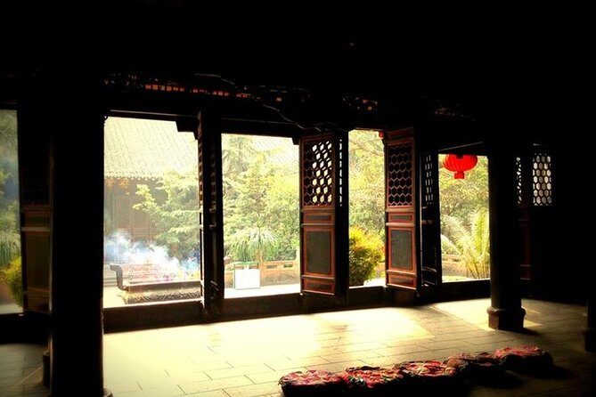 Half Day City Walk to Experience Chinese Taoism and Tibetan Culture - Walking Through Wuhou Memorial and Tibetan Quarter