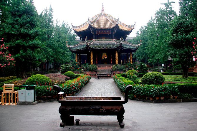 Half Day City Walk to Experience Chinese Taoism and Tibetan Culture - Jinli Old Street: A Cultural and Culinary Finale
