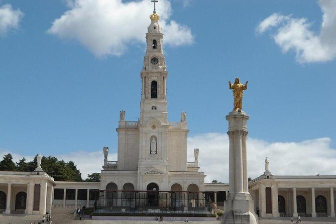 Half Day Fatima Shrine - Private Tour from Lisbon - Visiting the Sanctuary: What to Expect