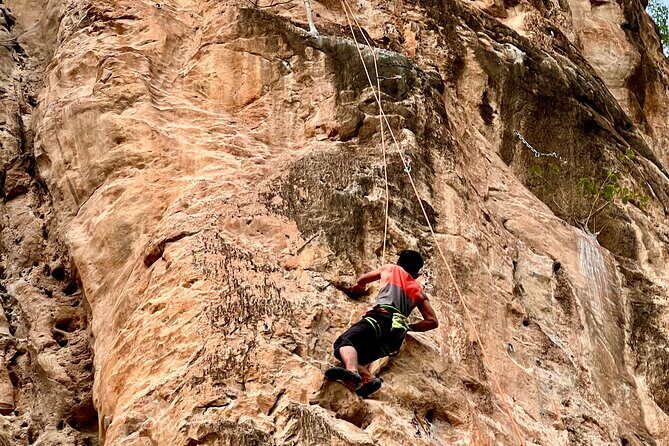 Half Day Guided Rock Climbing Tour in Gunung Keriang - What Makes This Climbing Tour Unique?