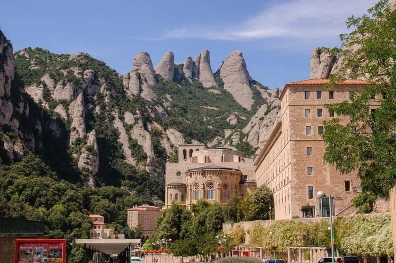 Half-Day Guided Tour of Montserrat & Sagrada Familia - Key Points