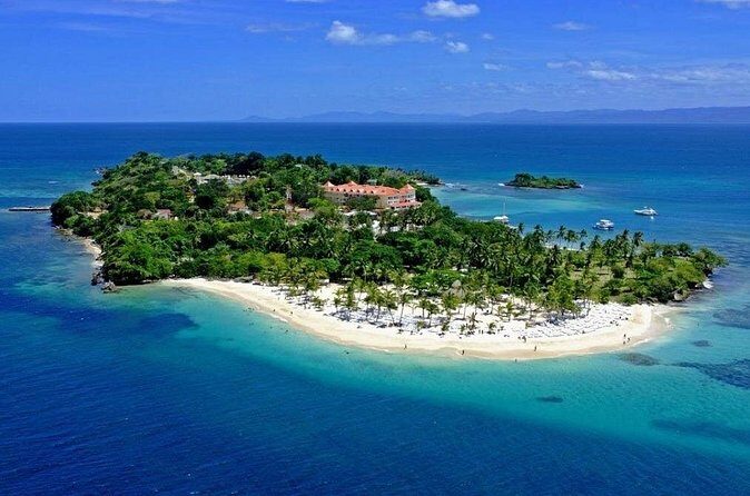 Half-Day Island of Cayo Levantado Guided Adventure from Samaná - Who Should Consider This Tour?