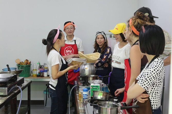 Half Day Morning Cooking Class with Market Tour in Chiang Mai - The Guides and Group Size