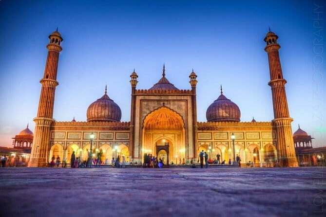 Half-Day Old Delhi City Tour - private and exklusive planned - Visiting the Red Fort