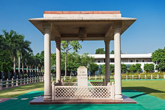 Half-Day Premium New Delhi Cycling Tour - Explore its glorious past - Final Thoughts