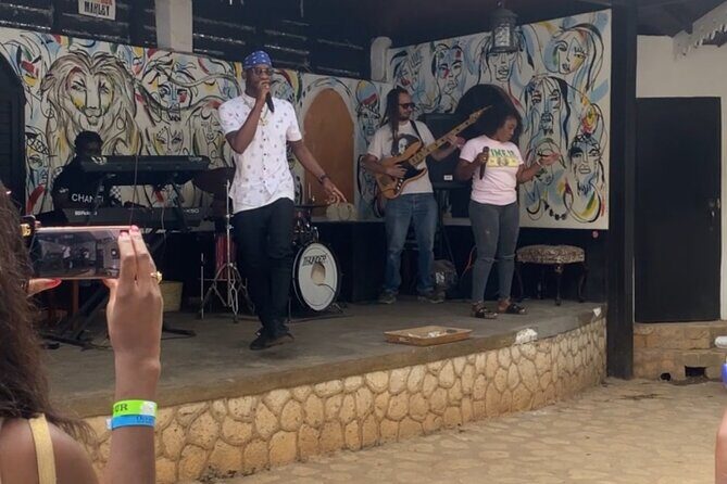 Half- Day Private Bob Marley 9 Mile and Dunns River Falls Tour - FAQ