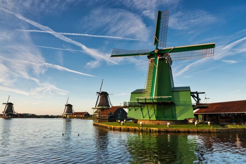 Half-Day Private Guided Sightseeing Tour of Zaanse Schans - Exploring Zaanse Schans: A Rich Mix of Tradition and Authenticity