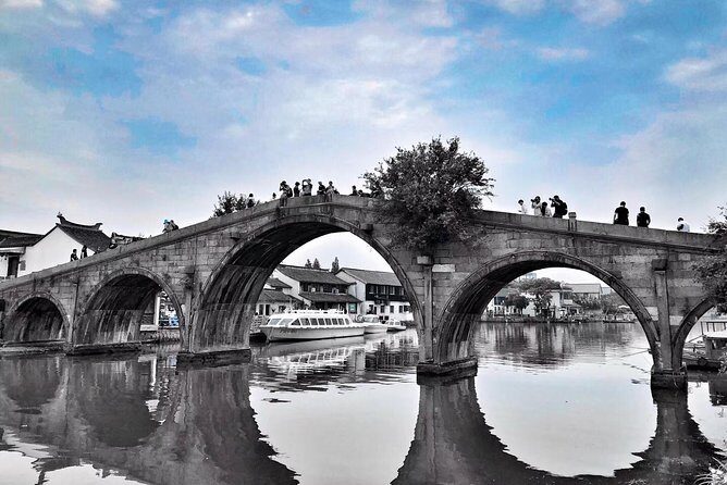 Half Day Private Shanghai Tour of Zhujiajiao Water Town - Walking into Zhujiajiao: An Intimate Glimpse of an Ancient Water Town