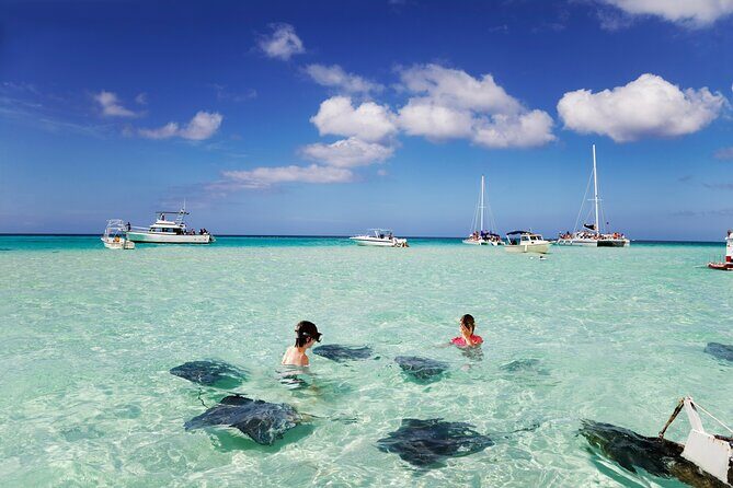Half-Day Private Tour Boat in Grand Cayman - Exploring the Itinerary in Detail