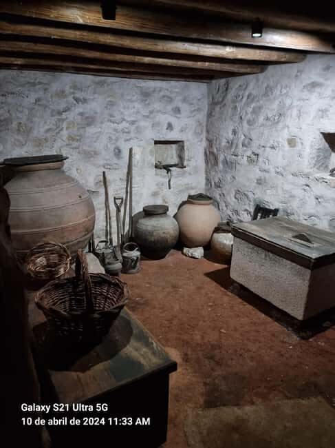 Half-day private tour to Fátima and houses of the seers - The Journey to the Seers Homes in Aljustrel