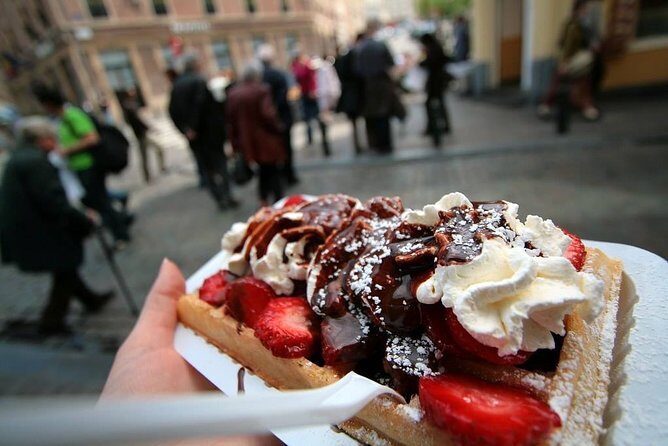 Half-Day Private Walking Tour in Brussels Old City - Exploring Brussels in Depth: What to Expect