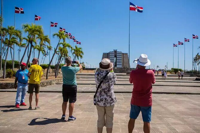 Half Day Santo Domingo Tour: Three Eyes Park to Colon Lighthouse - Exploring the Best of Santo Domingo in Half a Day: A Practical Review