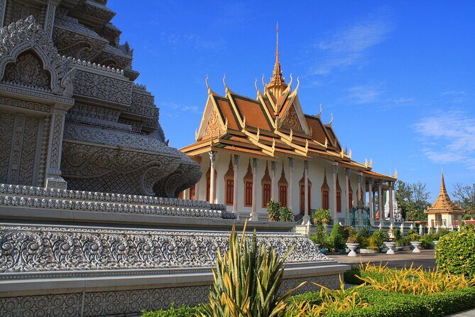 Half-Day Small-Group Guided Tour of Phnom Penh - Exploring the Highlights of Phnom Penh in Half a Day
