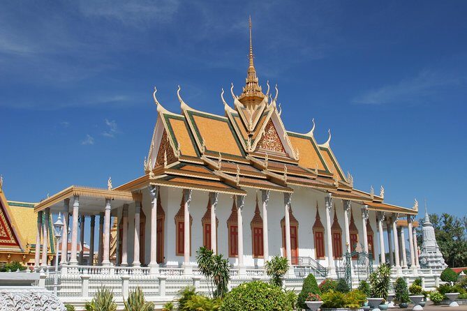 Half-Day Small-Group Guided Tour of Phnom Penh - Additional Stops: Street 240 and Russian Market