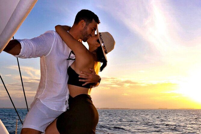 Half Day Sunset Luxury Sailing in Puerto Morelos with Open Bar - FAQ