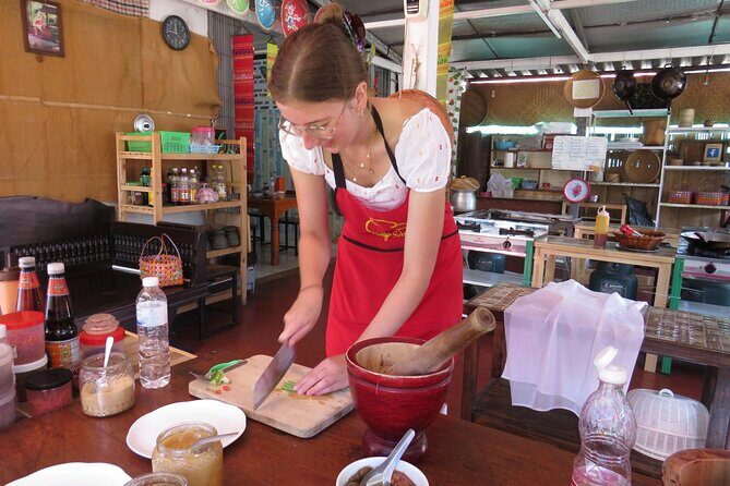 Half-Day Thai Cooking Class and Market Tour From Chiang Mai - Key Points