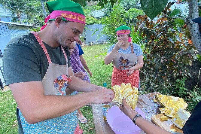 Half day Thai cooking Class + Market tour+Garden tour - The Sum Up