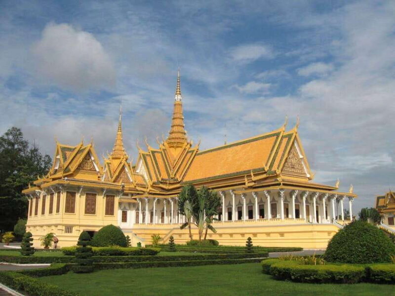 Half Day To Royal Palace, Silver Pagoda, and Wat Phnom Tour - Key Points