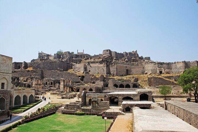 Half Day Tour in Golconda Fort and Qutub Shahi Tombs - FAQs