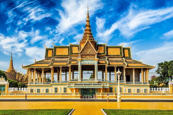 Half Day Tour of Wat Phnom, Royal Palace and National Museum - FAQ
