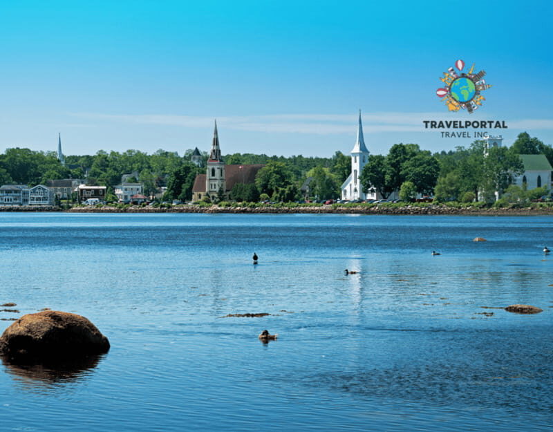 Halifax: Guided tour to Peggy's Cove, Lunenburg & - Transportation, Timing, and Personalization