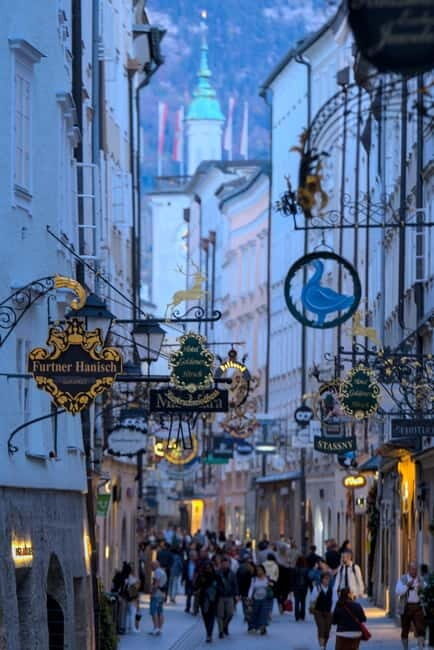 Hallstatt daytrip: Transfer to Hallstatt + Salzburg and back - Key Points