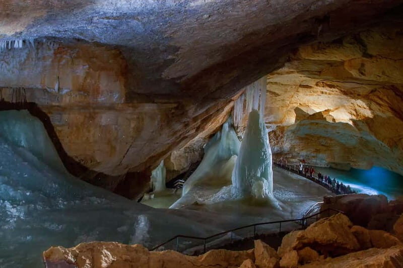 Hallstatt & Ice Cave & 5 fingers Private Trip From Salzburg - FAQ