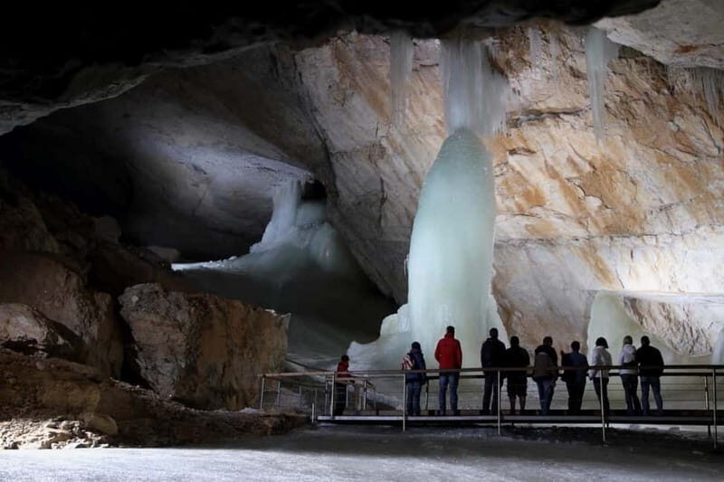 Hallstatt & Ice Cave & 5 fingers Private Trip From Salzburg - Key Points