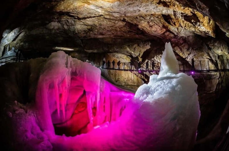 Hallstatt & Ice Cave & 5 fingers Private Trip From Salzburg - A Dive into the Experience: What to Expect