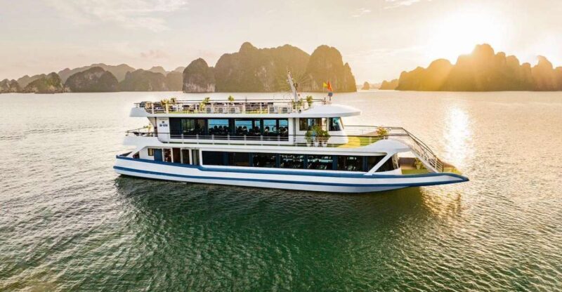 Halong 5 star Luxury Day Cruise, Caves, Kayak & Buffet Lunch - An Honest Look at the Experience