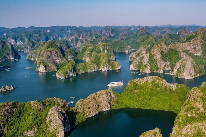 Halong and Lan Ha Bay Indochine 2D1N Luxury 5-Star Cruise Tour - An In-Depth Look at the Indochine 2D1N Cruise Experience