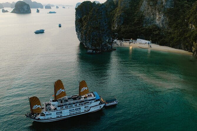 Halong Bay 2 day on Valentine 5 Stars Cruise from Hanoi - Key Points