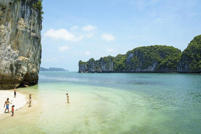 Halong Bay Cruise 3 Days/2 Nights with 4 Star Cruise All Included - Day 1: Setting Sail and Discovering Bai Tu Long Bay