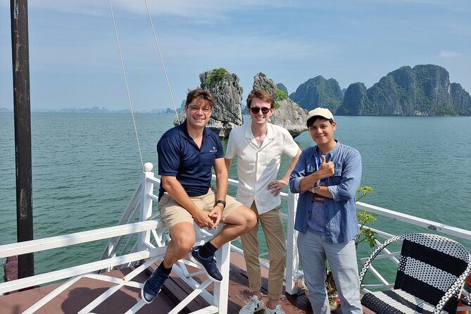 Halong Bay Day Cruise: Discover Thien Cung Cave, Kayaking & Lunch - Key Points